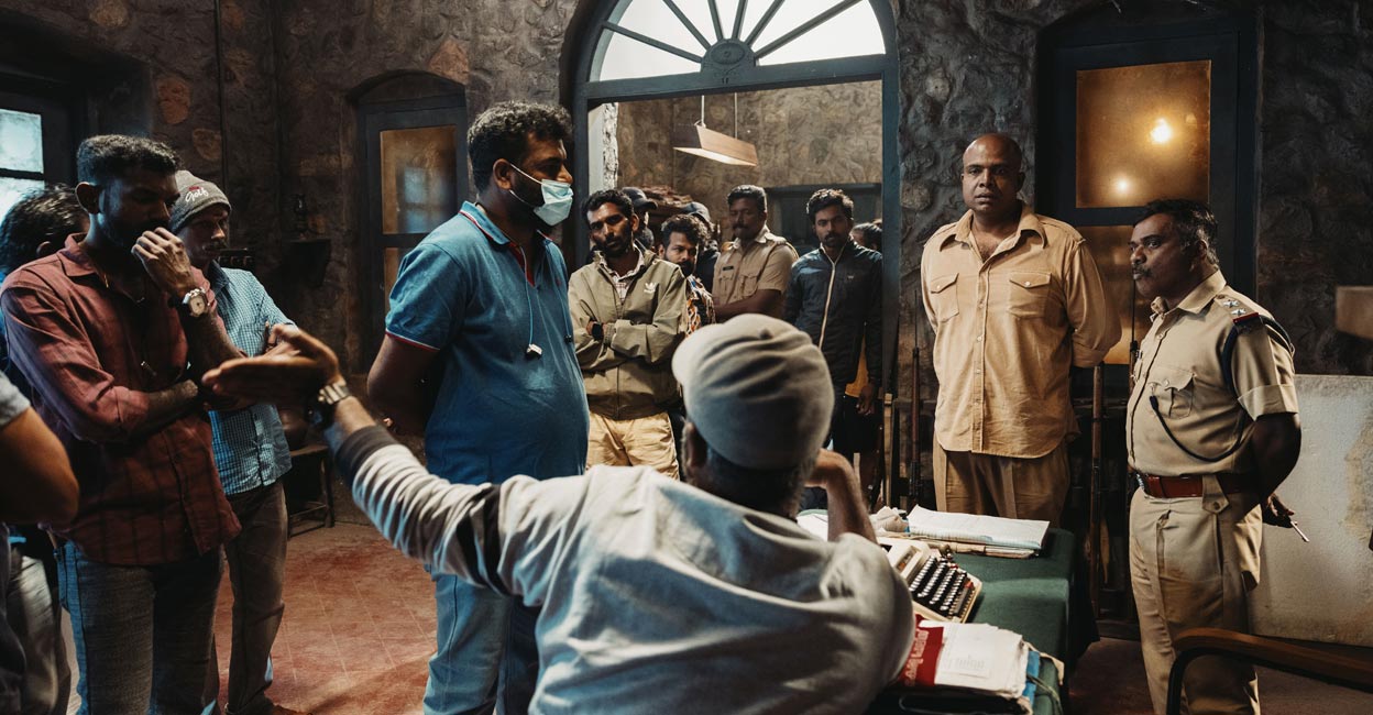 ചെമ്പന്റെ അനിയൻ, ബിസിനസ്സിൽ ഡബിൾ മാസ്റ്റേഴ്‌സ്, ഇപ്പോൾ സംവിധായക ...