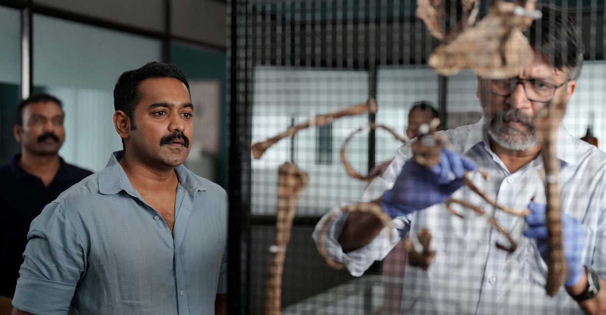 ഡോക്ടറോ വക്കീലോ പൊലീസോ ഏതുവേഷവും ഇവിടെ ‘കൺവിൻസിങ്’; ശ്രീകാന്ത് മുരളി ...