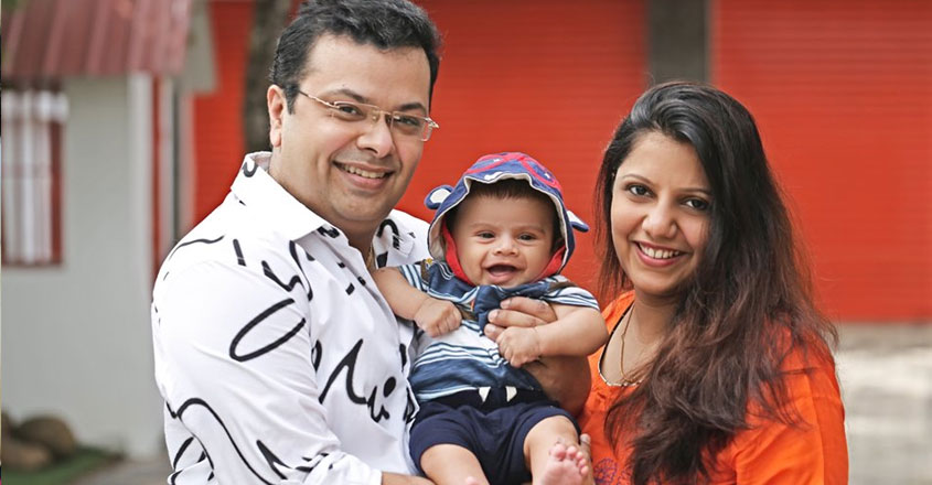 ഞങ്ങളുടെ പുതിയ അതിഥി: മകനൊപ്പമുള്ള ചിത്രം പങ്കുവച്ച് നിശാൽ ചന്ദ്ര | Nischal Chandra Kid