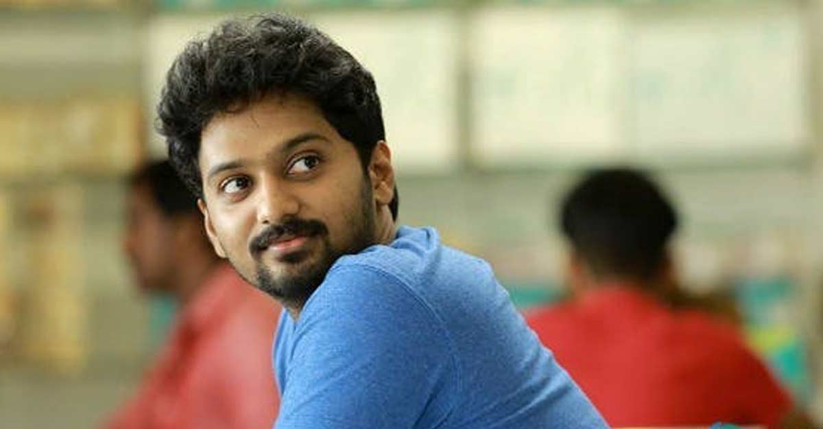 ടൊവിനോയും കീർത്തിയും ഒന്നിക്കുന്ന ‘വാശി’; നിർമാണം രേവതി കലാമന്ദിർ