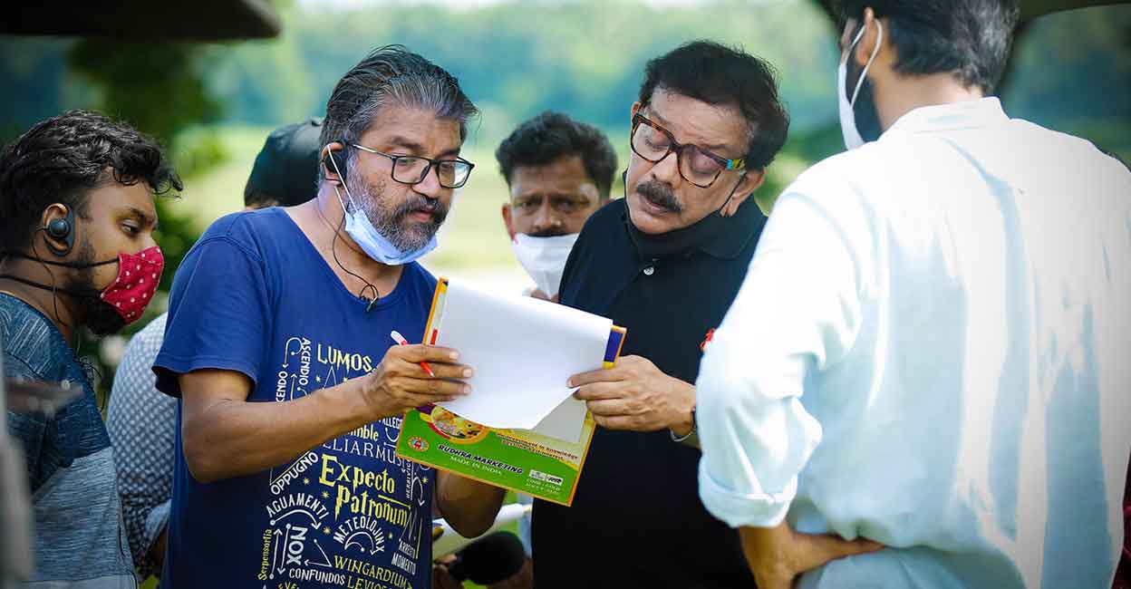 ഈ മഴയിലും ശ്രീകാന്ത് മുരളി ഓടുകയാണ് | Srikanth Murali Priyadarshan