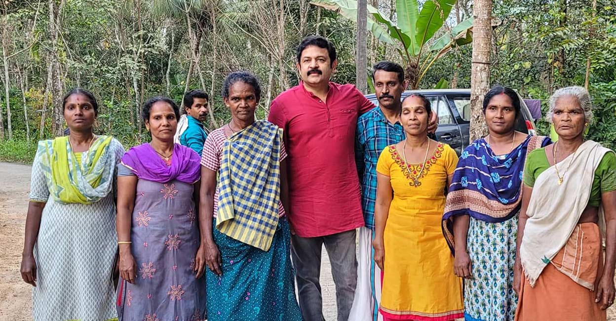 9 വീടുകൾക്ക് ശൗചാലയങ്ങൾ; ധനസഹായം നൽകി കൃഷ്ണകുമാറിന്റെ മക്ക ...