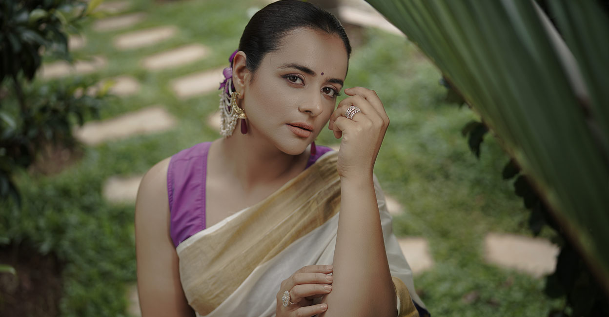 മലയാളികൾക്ക് പ്രാചിയുടെ വിഷു സമ്മാനം; ഫോട്ടോഷൂട്ട് ചിത്രങ്ങൾ