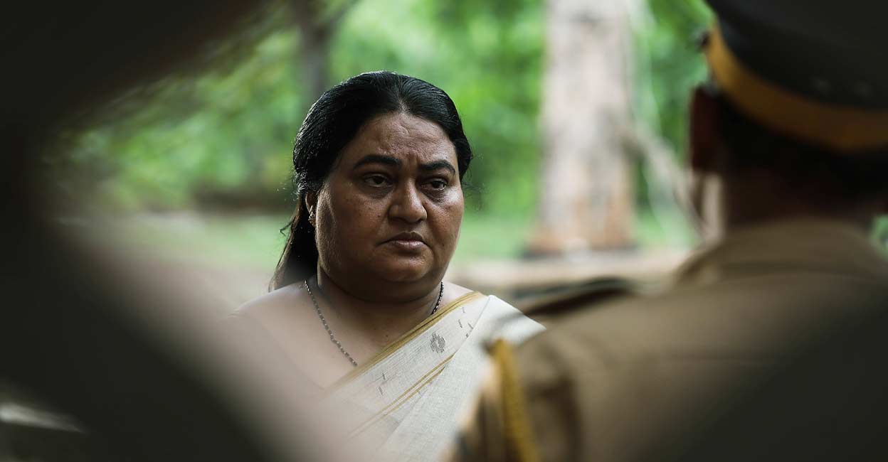 സീതയും അഷ്റഫും ശശാങ്കനും; കോമഡി താരങ്ങളെ സീരിയസാക്കിയ റോഷാക്ക് ...