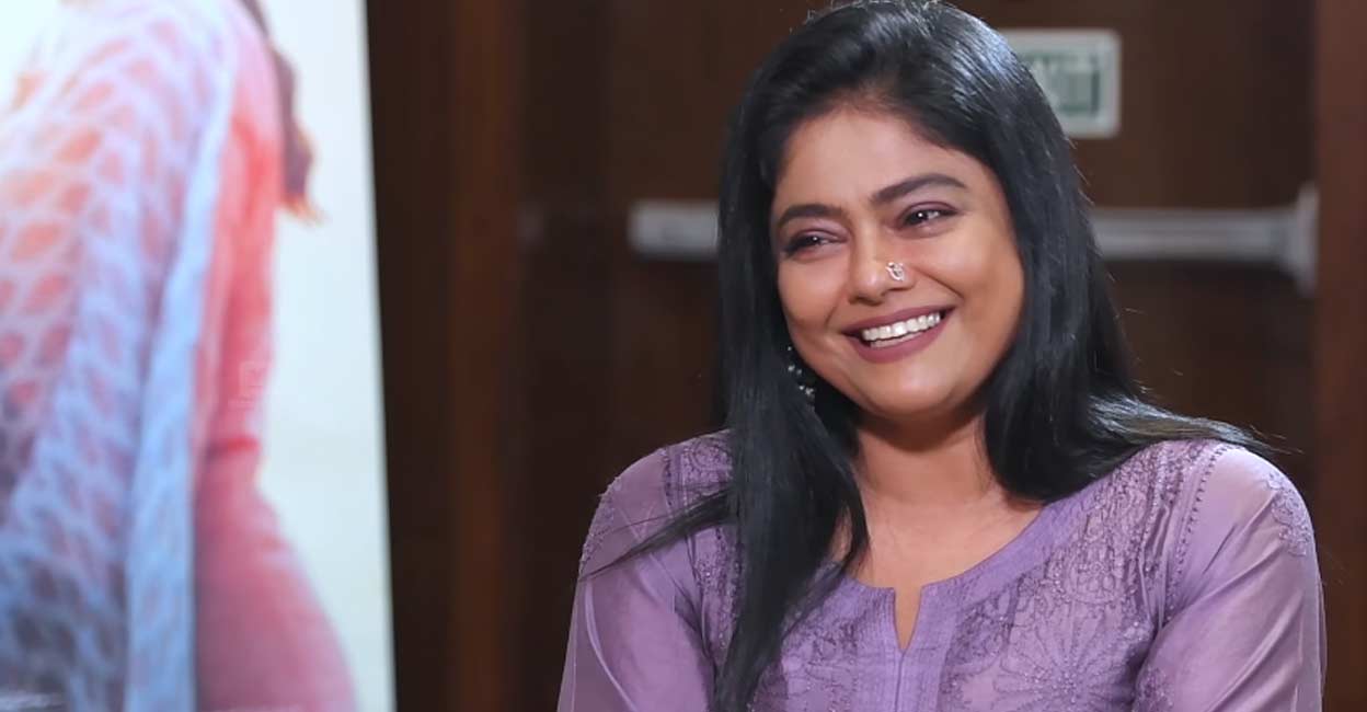 നെഞ്ചുറപ്പുള്ള, വിപ്ലവ വീര്യമുള്ള ബാറ്റൺ കല്യാണി; മഞ്ജു പിള്ള അഭിമുഖം ...