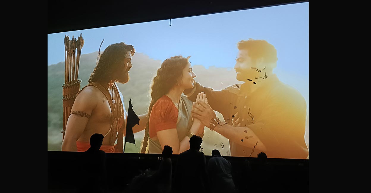 ഗംഭീരം ‘ആർആർആർ’; പ്രേക്ഷക പ്രതികരണങ്ങള്‍ | Audience review of RRR movie