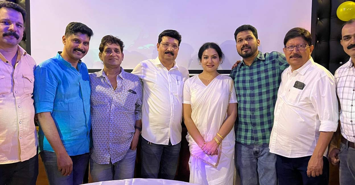 ചട്ടയും മുണ്ടും സമ്മാനം; പിറന്നാൾ ദിനം ആഘോഷമാക്കി നടി ശീലു ഏബ്രഹാം ...