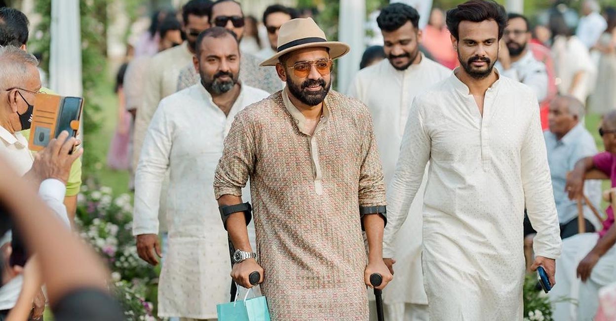ജോമോന്റെ കല്യാണം കൂടാൻ വയ്യാത്ത കാലുമായി ആസിഫ് അലി | Asif Ali Jomon T John
