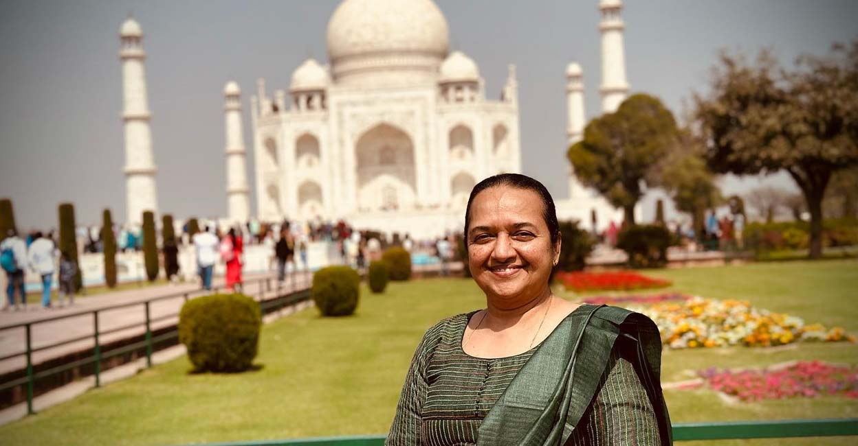 ചാക്കോച്ചന്റെ അമ്മയ്ക്ക് പിറന്നാൾ സർപ്രൈസുമായി മഞ്ജു വാരിയരും ...