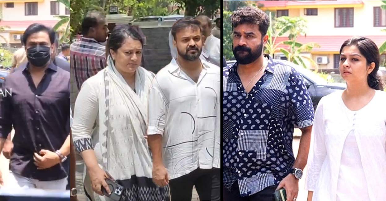 മമ്മൂട്ടിയുടെ മാതാവിന് അന്ത്യാഞ്ജലി അർപ്പിച്ച് മലയാള സിനിമാ ലോകം ...