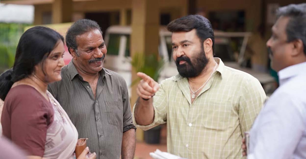 ‘ഞങ്ങളുടെ ലാലേട്ടനെ ചീത്ത വിളിക്കാറായോ’? ‘തുടരും’ കൊണ്ടുവന്ന സൗഭാഗ്യം ...