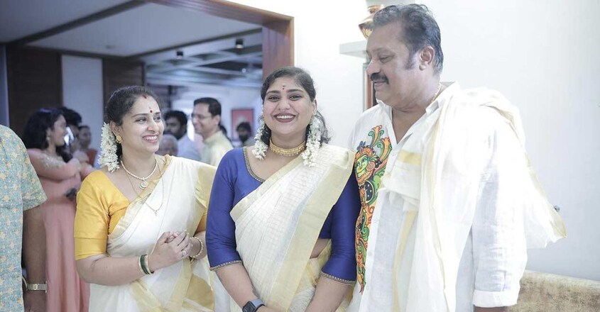 കുടുംബിനിയായി ഭാഗ്യ സുരേഷ്; ഭർത്താവിന്റെ വീട്ടിൽ നിന്നുള്ള ചിത്രവുമായി താരപുത്രി | Bhagya Suresh ...