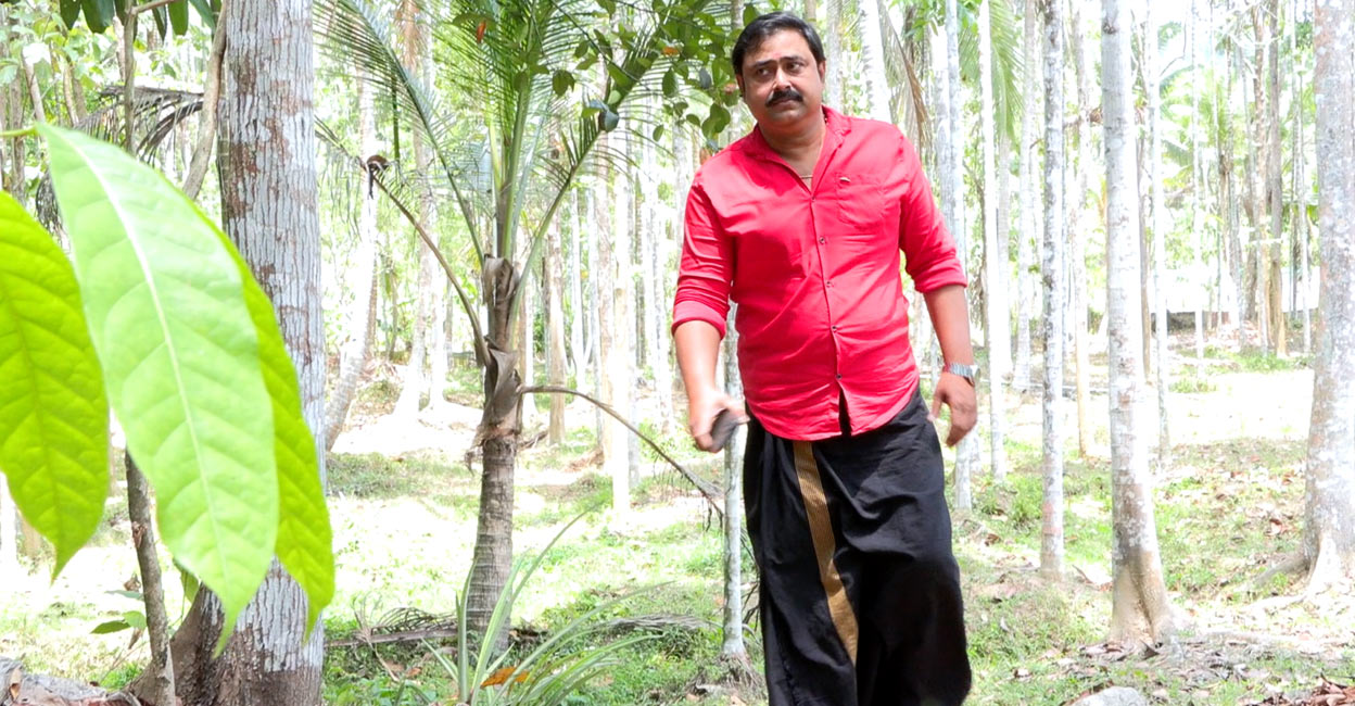 ആ മുഴ ഇനിയും വളർന്നാൽ എന്റെ കാഴ്ചയും നഷ്ടപ്പെടും: നടൻ കിഷോർ പീതാംബര ...
