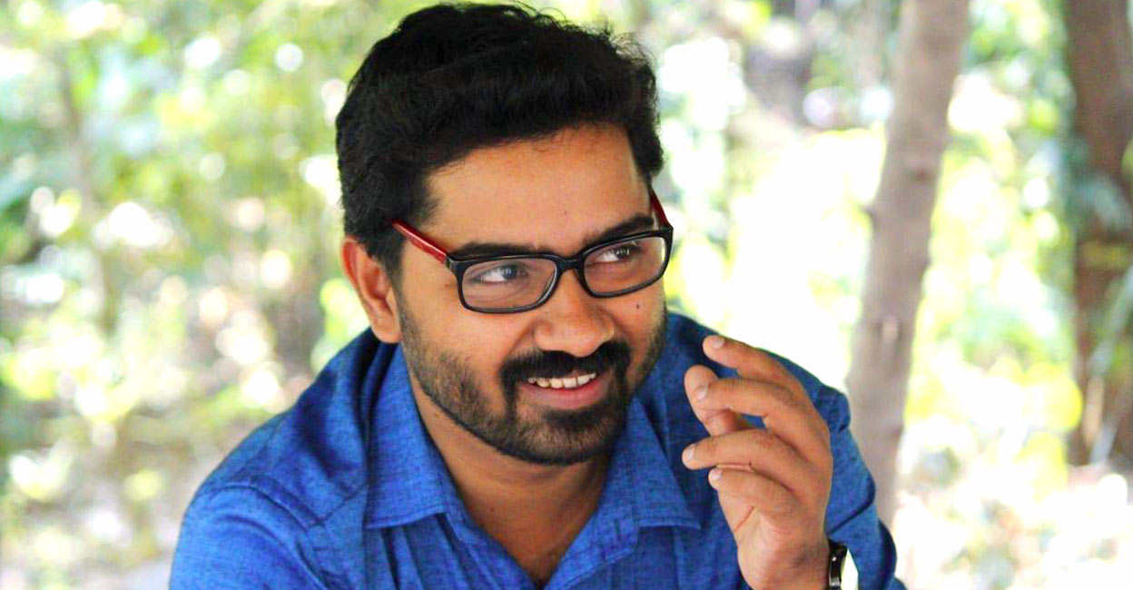 അന്ന് ബേങ്കി ബേങ്കി ബേങ്കി ബൂം, ഇന്ന് ആടലോടകം; പാട്ടെഴുത്തിലെ അസ്സ ...