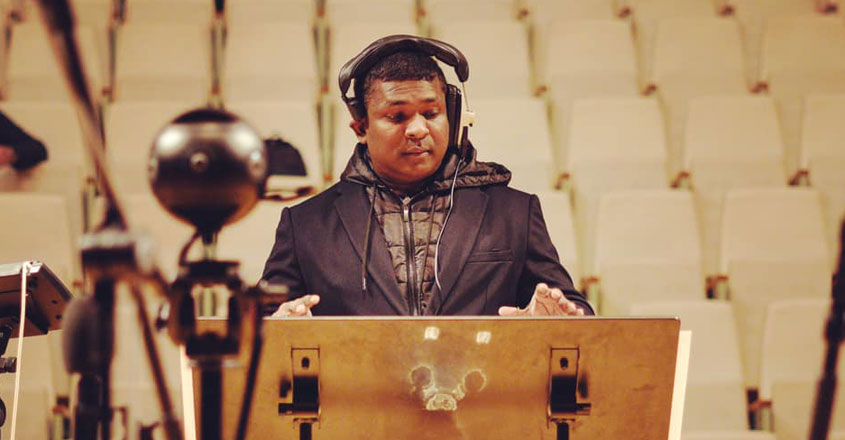 നൊസ്റ്റാൾജിയ മണ്ണിട്ടു മൂടാൻ തീരുമാനിച്ചു; സംഗീതം ...