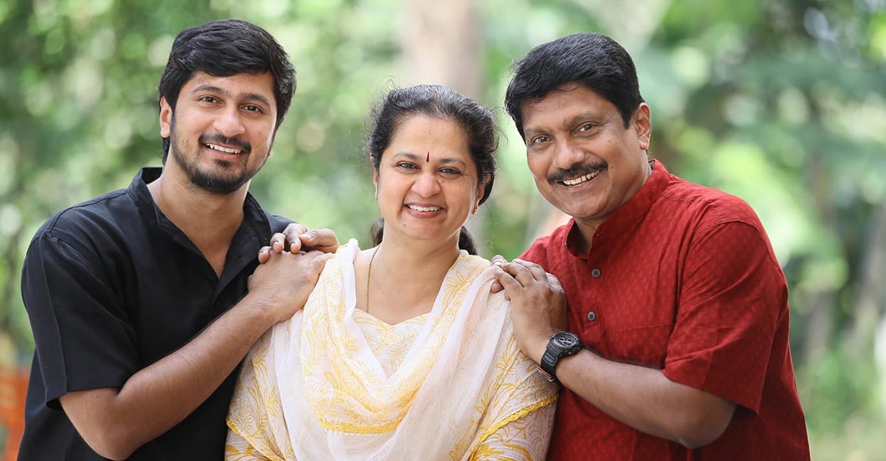 ‘ഞാൻ യാത്രയ്ക്കൊരുങ്ങുമ്പോൾ എപ്പോഴും അവന് പനി വരും, രശ്മിയുടെ സഹനമാണ് ...