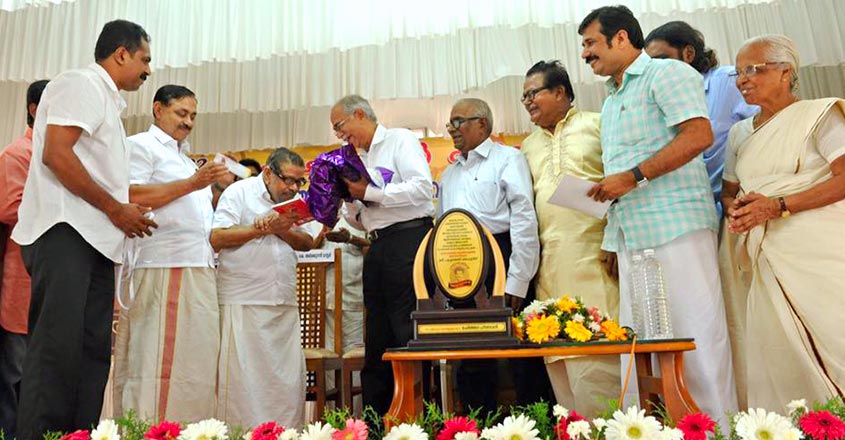 കസ്തൂരിമണമുള്ള പാട്ട്, പൗർണമിച്ചന്ദ്രിക പോലെ പടർന്ന സ്നേഹം |Arjunan Master