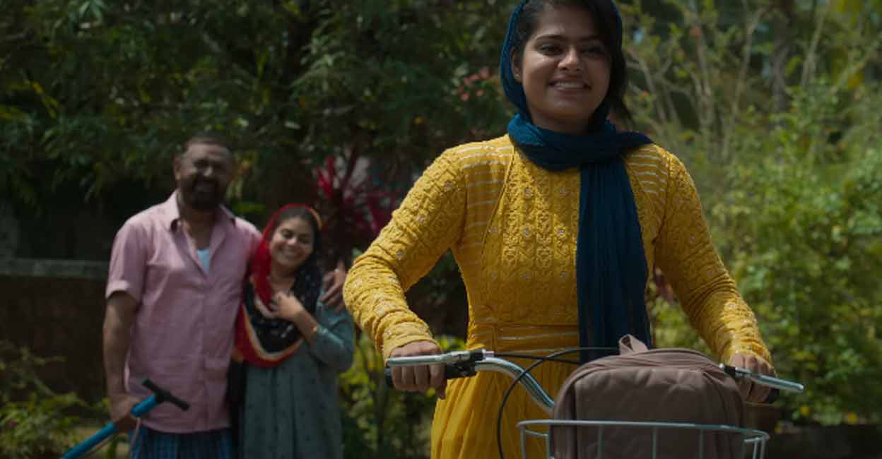 പത്ത് ഞൊറിയിട്ട ഗാനവുമായി കൈലാസ്; ഡിയർ വാപ്പിയിലെ ആദ്യ ഗാനം | Dear ...