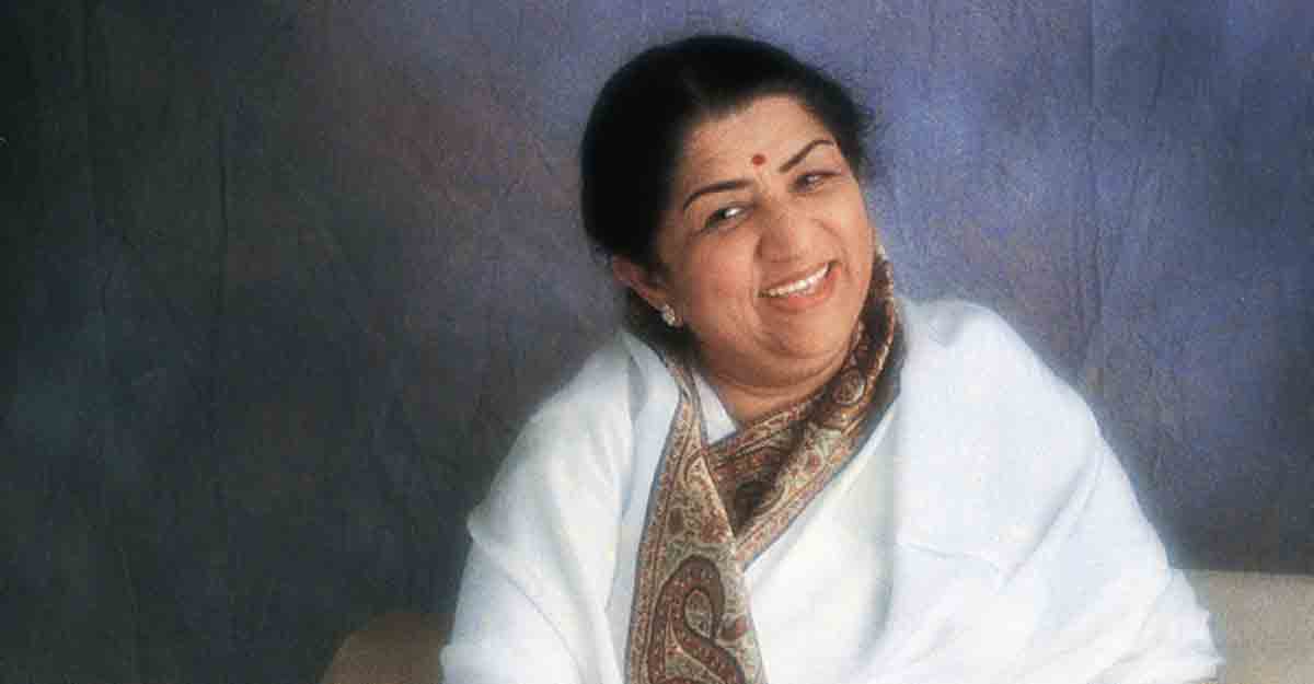 ലത പാടി; രാജ്യം ഒരൊറ്റ ശ്രോതാവായി, അങ്ങനെ ഇന്ത്യയുടെ വാനമ്പാടി പിറന്നു ...