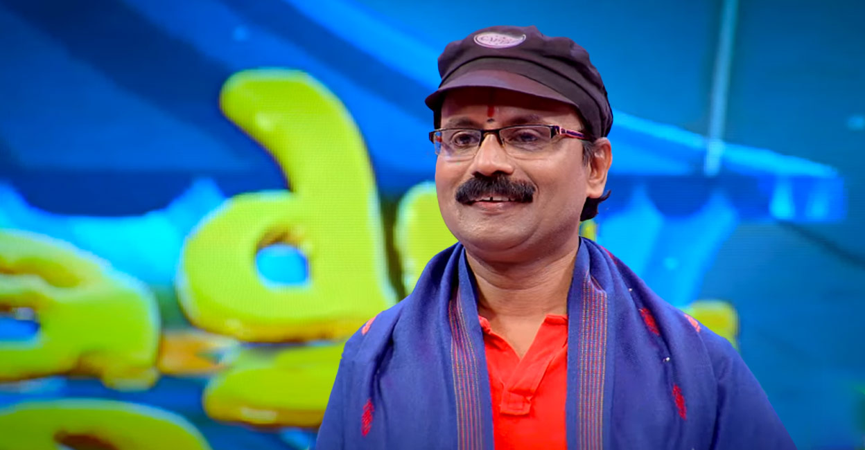 വേദിയിൽ പാടുന്നതിനിടെ ഗായകൻ കൊല്ലം ശരത് കുഴഞ്ഞുവീണു മരിച്ചു | Singer ...