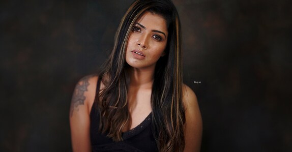 ബോൾഡ് ആൻഡ് മോഡേൺ! ഗ്ലാമറസ് ആയി അമൃത സുരേഷ്, പുത്തൻ ഫോട്ടോഷൂട്ട് ...