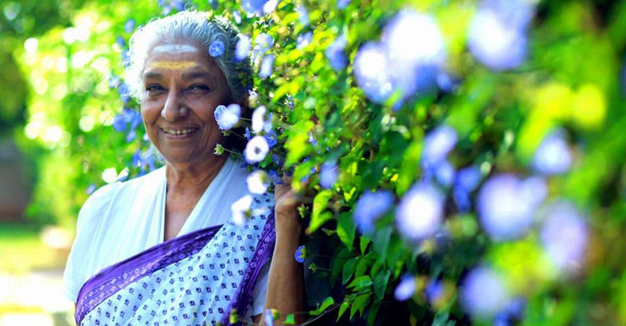 പൂങ്കുയിൽ പാടുന്നതു കേട്ടിട്ടുണ്ടോ? 86ലും മധുരപ്പതിനേഴിന്റെ ചേല് ...