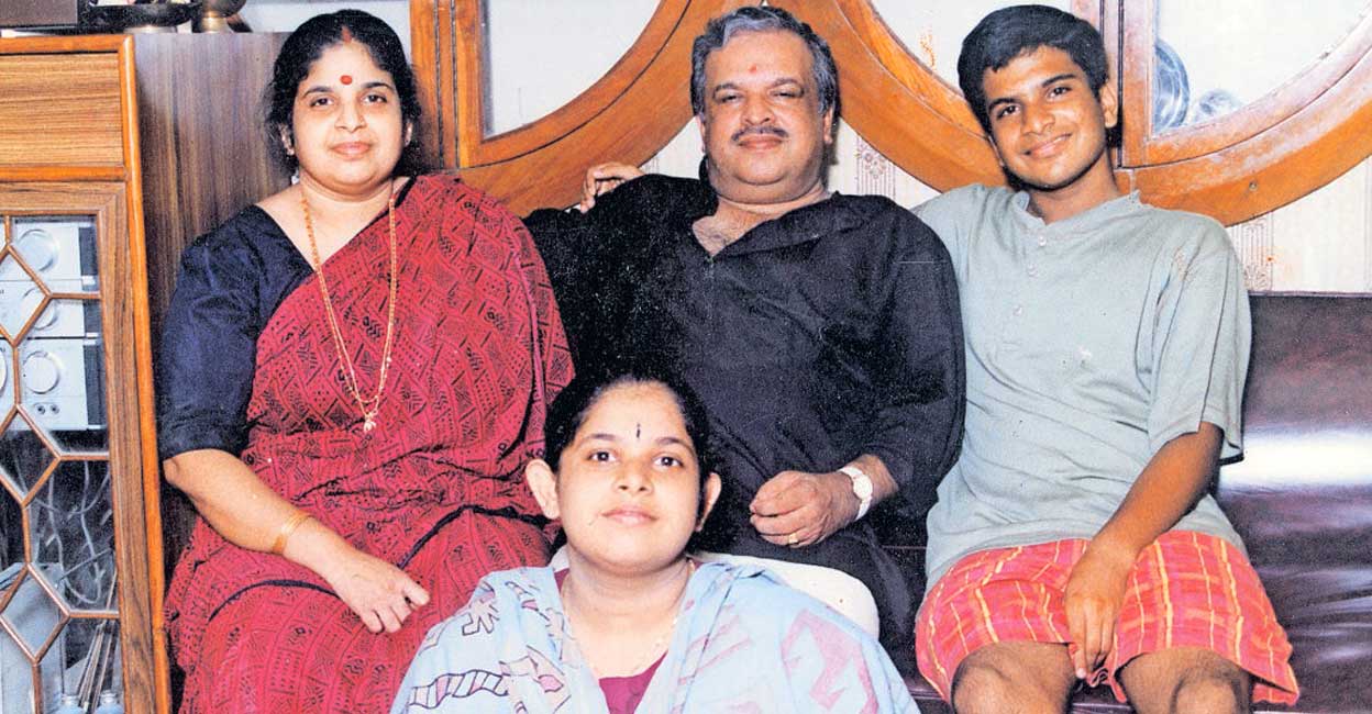 പാലിയം; പാട്ടിന്റെ എട്ടുകെട്ട് | Family of P Jayachandran