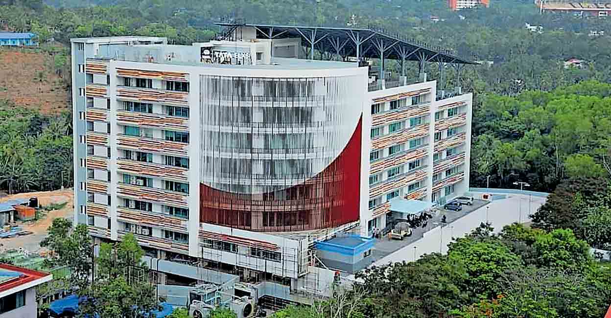 കിൻഫ്ര പാർക്കിൽ 9 നില കെട്ടിടം ടാറ്റ എൽക്സിക്കു കൈമാറി; 2,500 പേർക്കു ...