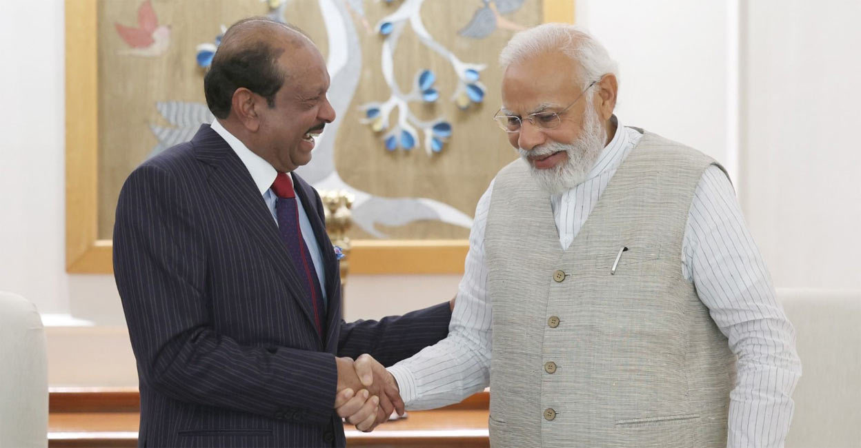 നരേന്ദ്ര മോദിയെ സന്ദര്‍ശിച്ച് എം എ യൂസഫലി; ശ്രീനഗര്‍, അഹമ്മദാബാദ് ...