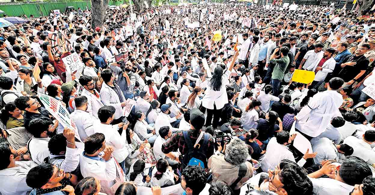 കൊൽക്കത്ത: വീണ്ടും ആഞ്ഞടിച്ച് ഹൈക്കോടതി - Police arrested twentyt five ...