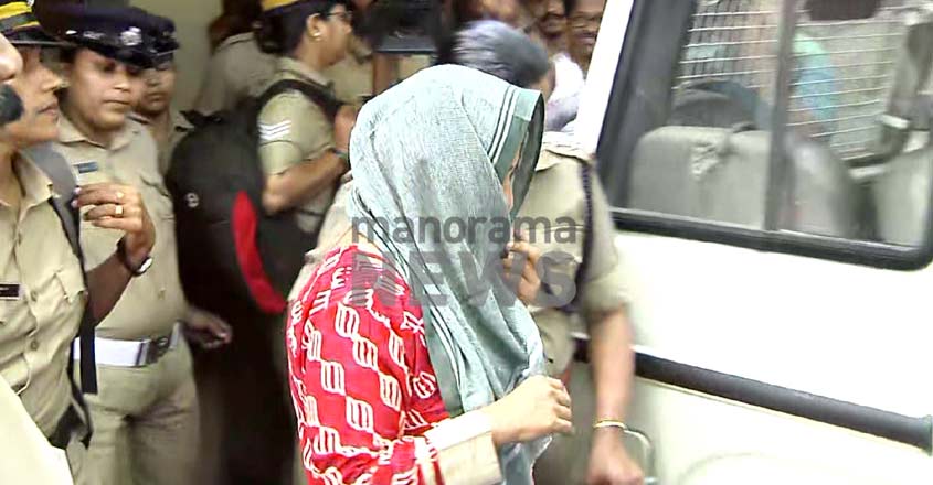 ജോളിക്കു നേരെ ആക്രോശവുമായി വന്‍ജനക്കൂട്ടം| Koodathai Serial Murder ...