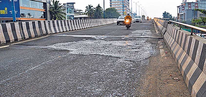 പാലാരിവട്ടം മേൽപാലം പൊളിക്കൽ തീരുമാനം ഗൂഢാലോചന: ഗവ. കോൺട്രാക്ടർമാ ...