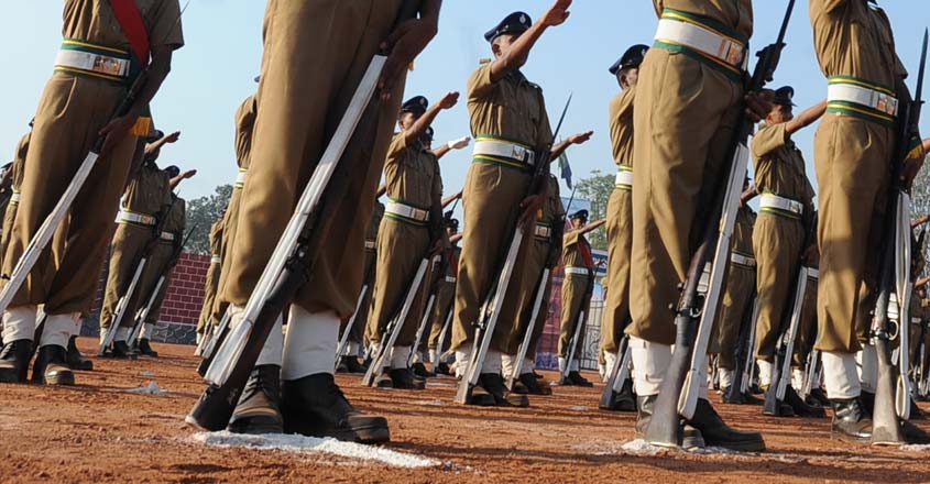 പൊലീസ് പരേഡ് ഇനി മുതൽ പൊതുസ്ഥലങ്ങളിൽ; ലക്ഷ്യം ‘ജനമൈത്രി’ | Police ...
