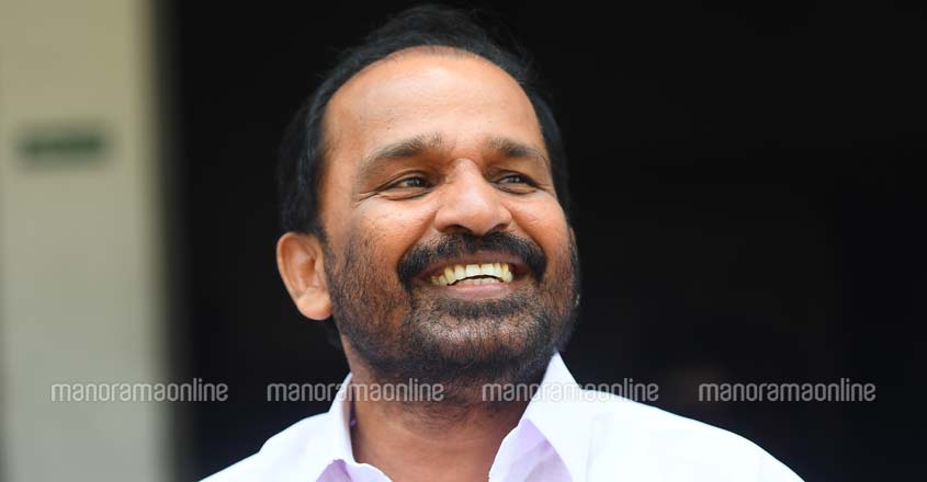 പ്രതാപനിൽ നിന്നു മിഠായി; ഇടതു നേതാവില്ല | T.N. Prathapan | Manorama News