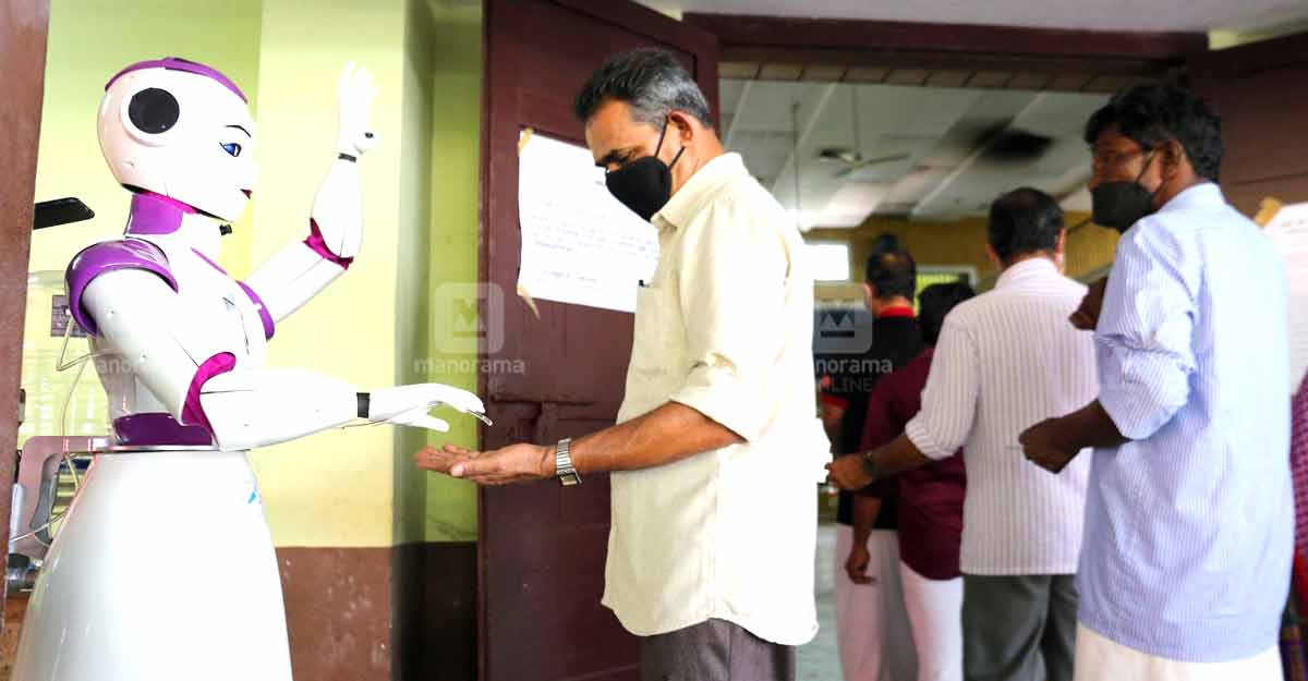 കോവിഡ് നിയന്ത്രണം ഉറപ്പാക്കാൻ സായാബോട്ട് | Sayabot | Robot | Kerala ...