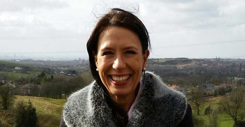 ‘കശ്മീരിൽ’ വിമർശിച്ചു; ബ്രിട്ടീഷ് എംപിക്ക് വീസ നിഷേധിച്ചു | Debbie ...