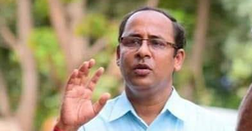 ബന്ധുവിനെ കടത്തി; സിപിഎം നേതാവ് കാസർകോടിനെ വീണ്ടും പ്രതിസന്ധിയിലാക്കി ...