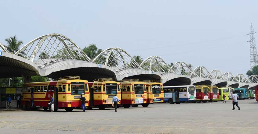 വൈറ്റില മൊബിലിറ്റി ഹബ്ബിന്റെ ഭൂമി സ്വകാര്യ ഗ്രൂപ്പിന്; പ്രതിഷേധം ശക്തം ...
