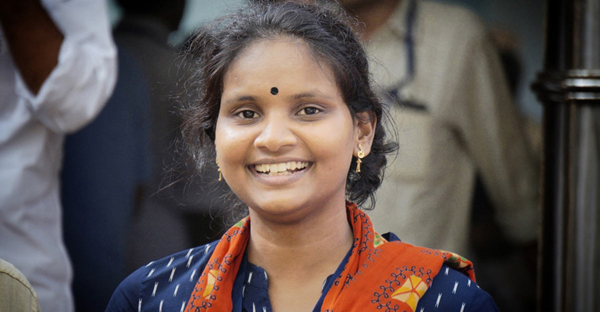 രമ്യാ ഹരിദാസിനെ തടഞ്ഞ് കരിങ്കൊടി കാണിച്ചു; എസ്എഫ്ഐ ഏരിയാ സെക്രട്ടറി ...