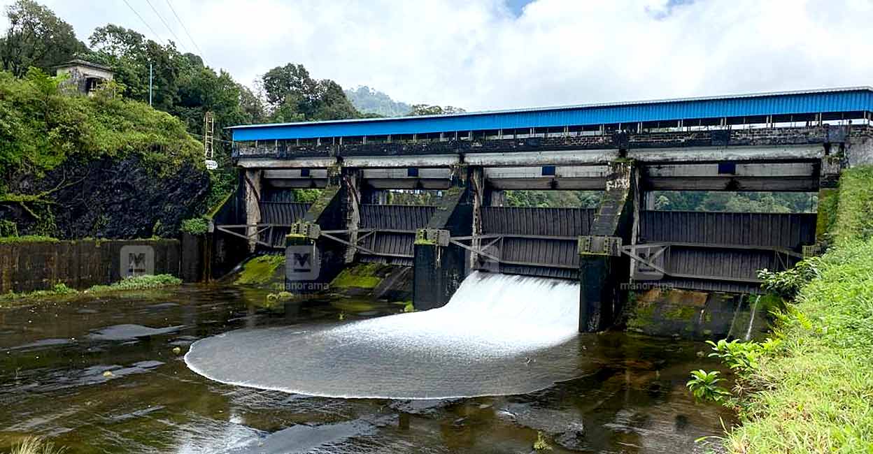 കക്കി-ആനത്തോട് ഡാം തുറന്നു | Heavy Rain, Kakki Dam, Anathode Dam ...