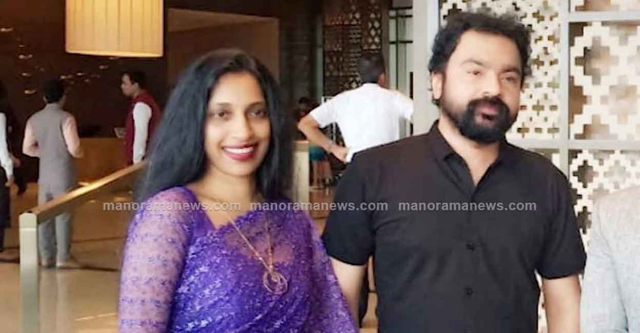 പഴിചാരി, ഒഴിഞ്ഞുമാറി മോൻസനും അനിതയും | Anitha Pullayil | Monson ...