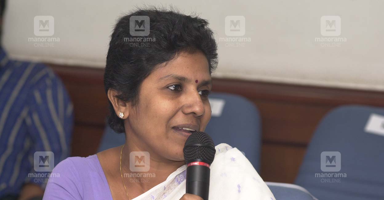 കേരള വനം വികസന കോർപറേഷൻ: ലതിക സുഭാഷ് 97,140 രൂപ തിരിച്ചടയ്ക്കണമെന്ന് ...