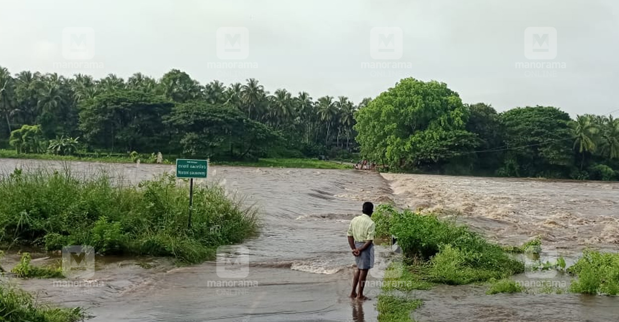ആളിയാർ ഡാം തുറന്നു, പാലക്കാട് പുഴകളിൽ കുത്തൊഴുക്ക്; അറിയിച്ചിരുന്നെന്ന് ...