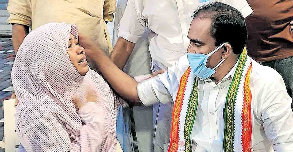 മോഫിയയുടെ ഭർതൃവീട്ടുകാർ 45 ലക്ഷം രൂപ സ്ത്രീധനം ചോദിച്ചെന്ന് പൊലീസ് ...