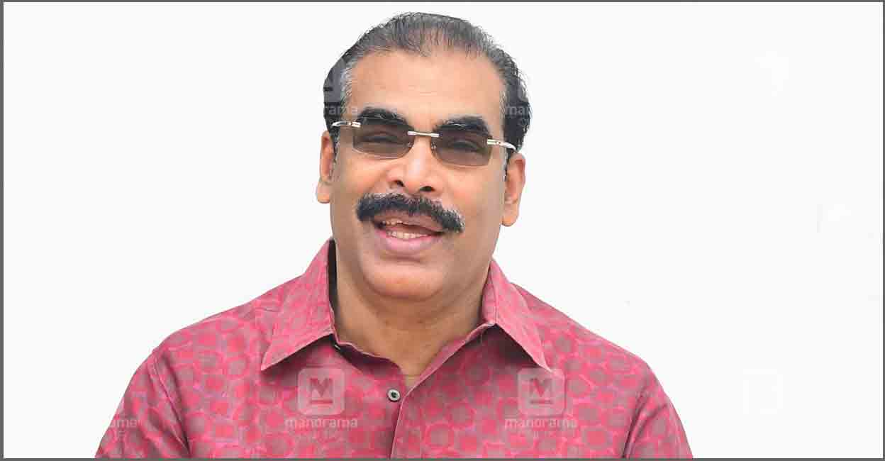 ആവേശമുരുളുന്നു, എംഎൽഎയുടെ സിരകളിലും |P K Basheer| Santhosh Trophy ...