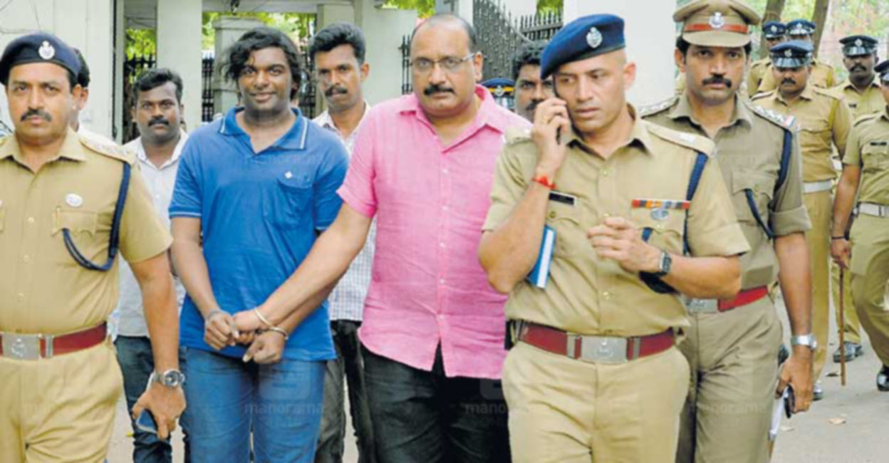 ലളിതയുടെ ശരീരത്തിൽ 22 മുറിവുകൾ, രാജയുടെ 7 മുറിവുകളും തലയോട്ടിയി ...