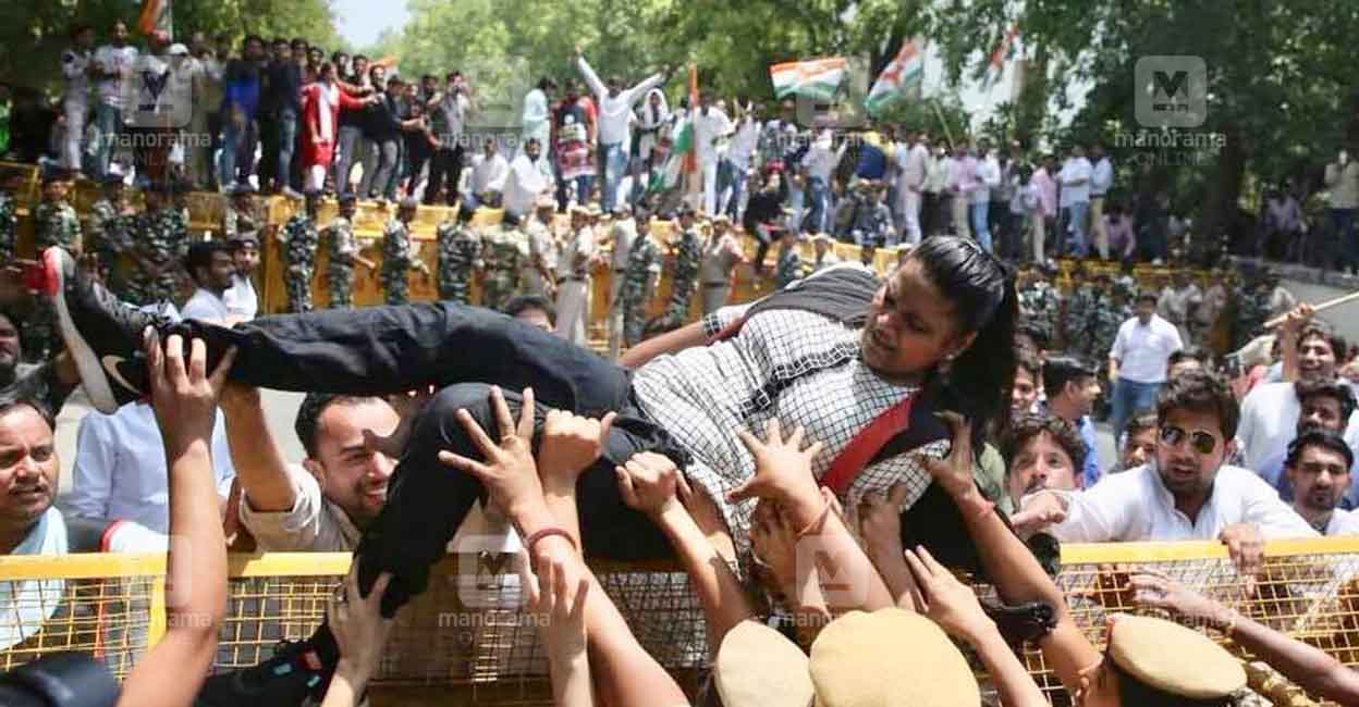 'ലതികച്ചേച്ചി അത്തരത്തിൽ പ്രതികരിക്കരുതായിരുന്നു'; വനിതാ കോൺഗ്രസിന്റെ ...