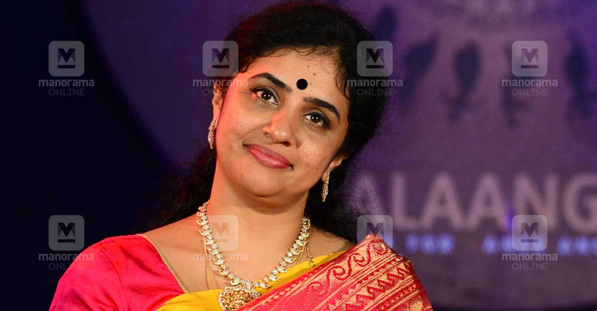 ക്ഷേത്രകലാ അക്കാദമിയുടെ ക്ഷേത്രകലാശ്രീ പുരസ്കാരം മേതിൽ ദേവികയ്ക്ക് ...