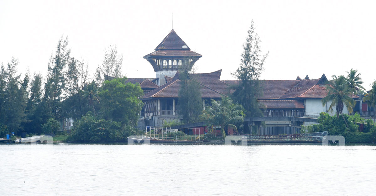 കാപ്പികോ റിസോർട്ട് പൊളിക്കൽ; ജില്ലാ കലക്ടർ സ്ഥലം സന്ദർശിച്ചു | Kapico ...