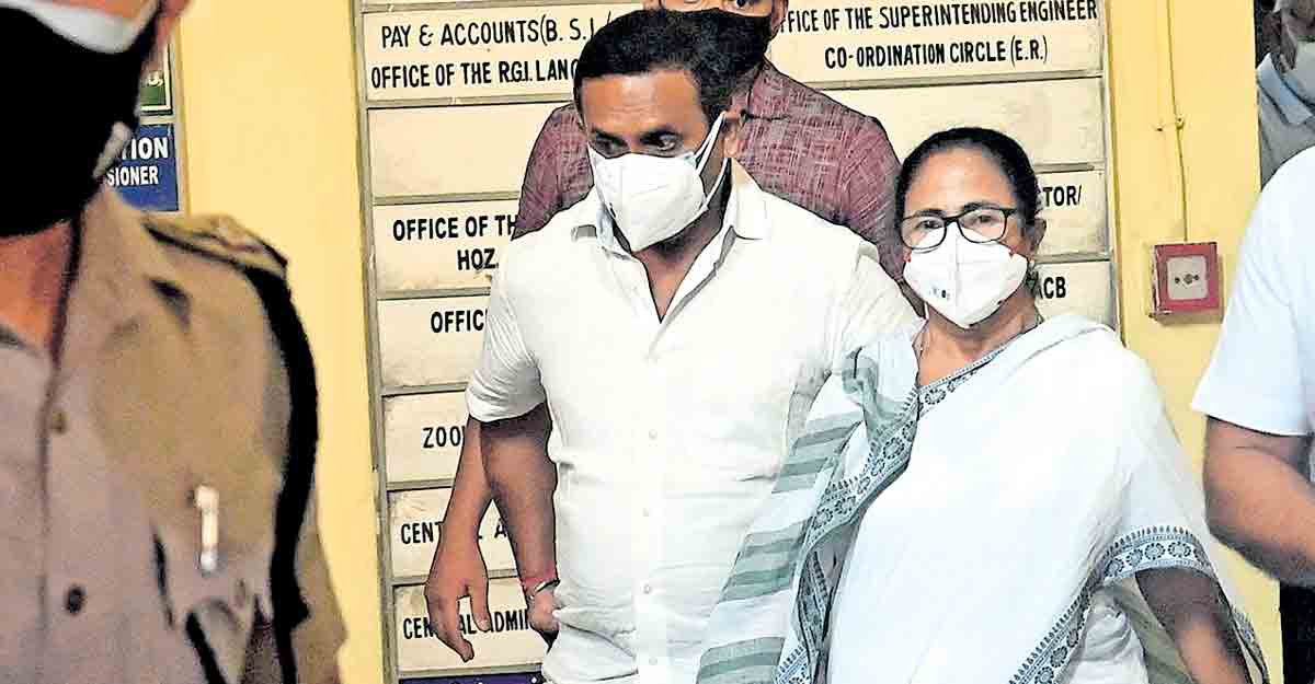 ബംഗാൾ മന്ത്രിമാരെ അറസ്റ്റ് ചെയ്തു; സിബിഐ ഓഫിസിൽ വെല്ലുവിളിച്ച് മമത | Narada Bribery Case ...